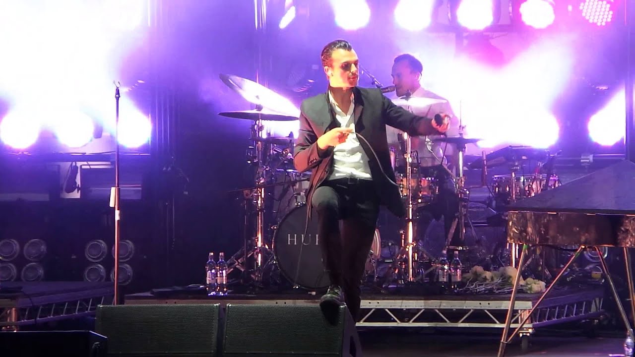 HURTS- MIRACLE ÕLLESUMMERIL11.07.2014 TALLINN - YouTube