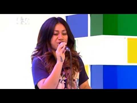 Ria - "Knocking" LIVE - YouTube