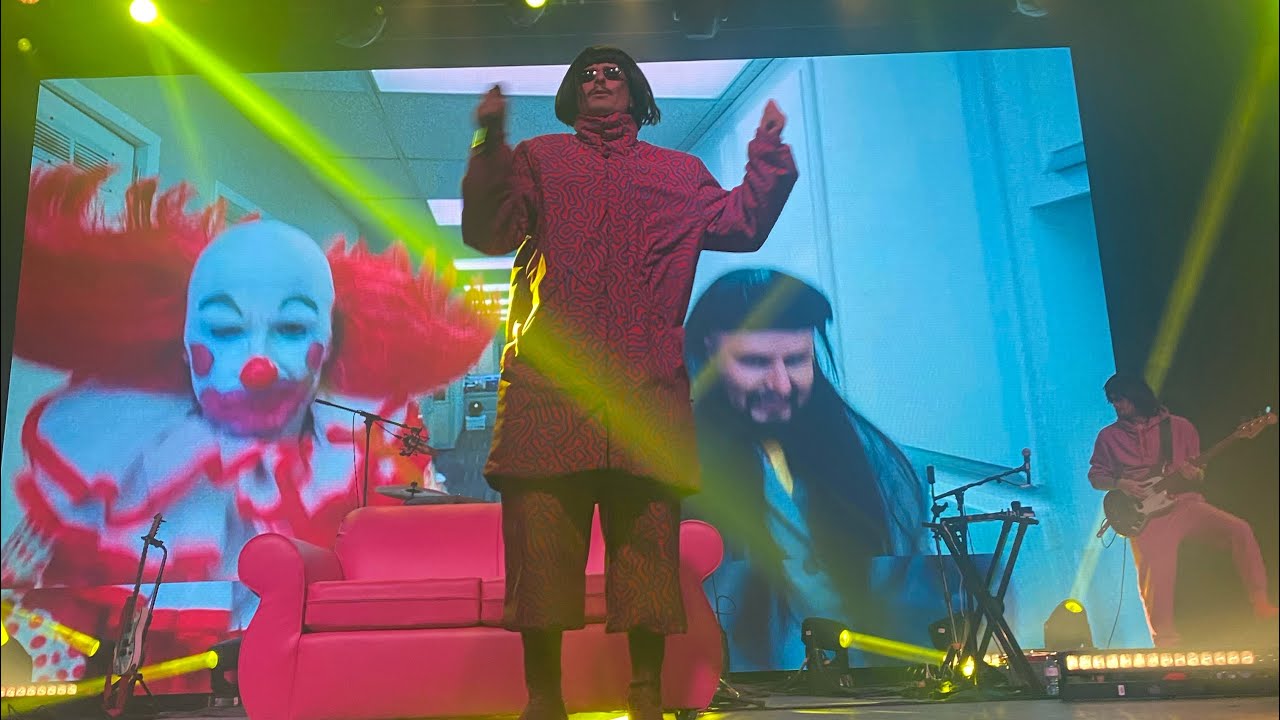 Miss you Oliver tree in Toronto - YouTube