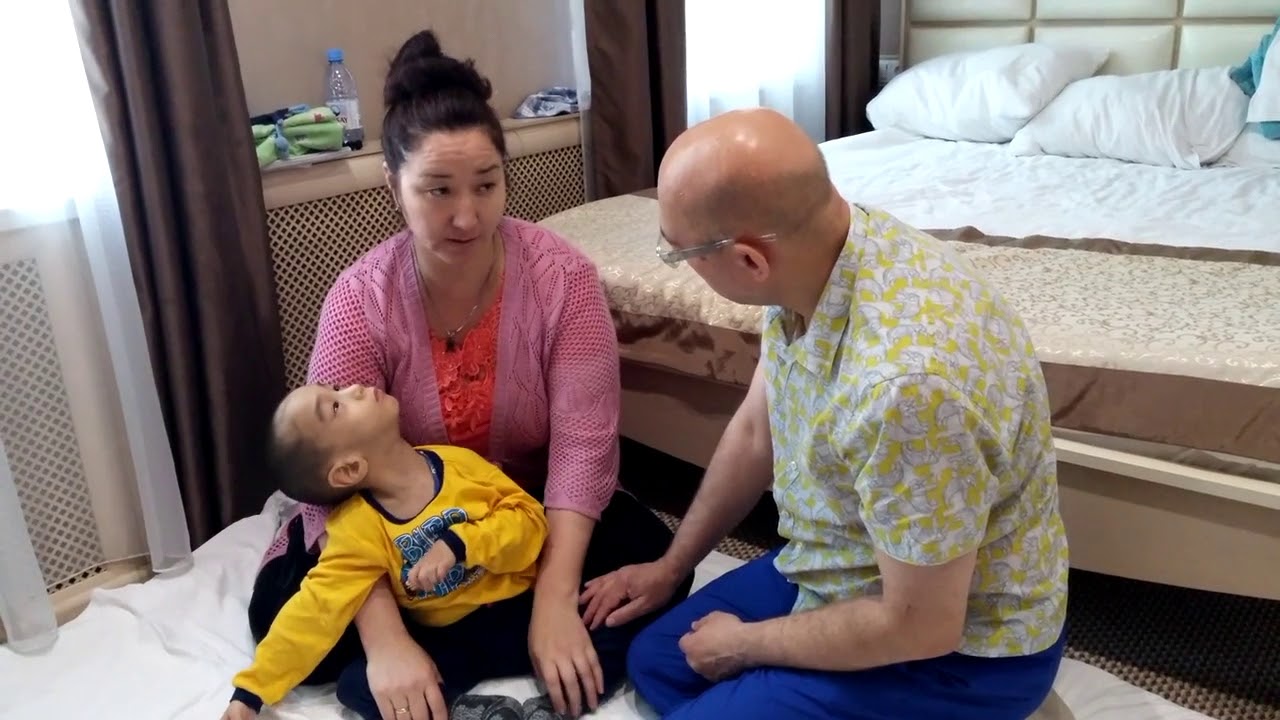 Infantile cerebral palsy, hyperkinetic form. Teaching parents to ...