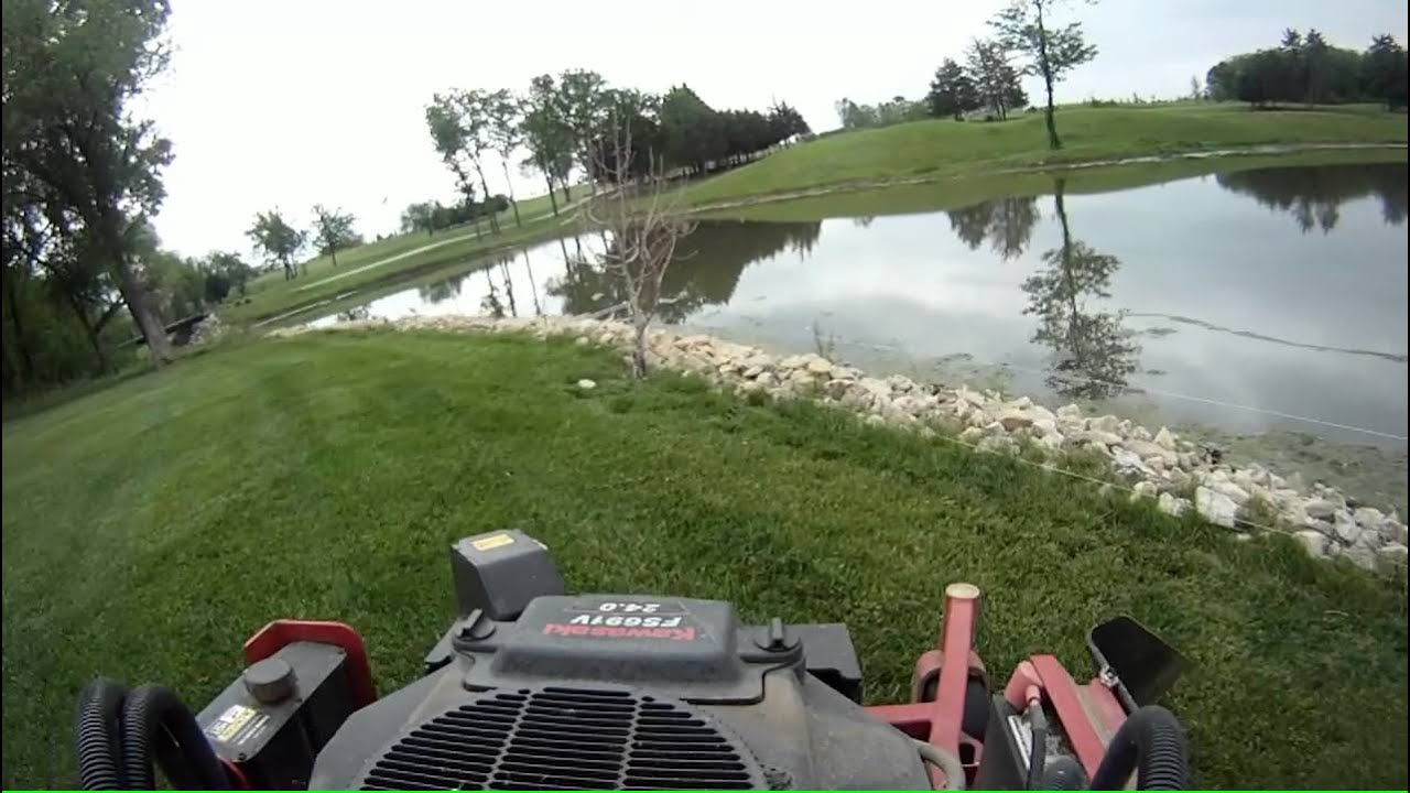 Exmark Vantage Mowing - YouTube