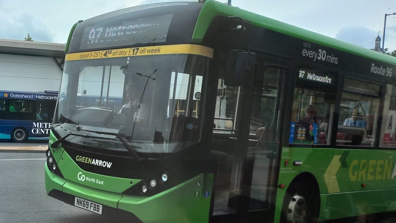 *Epic sounding + my favourite Green Arrow bus* Go north east 5490 NK69 ...
