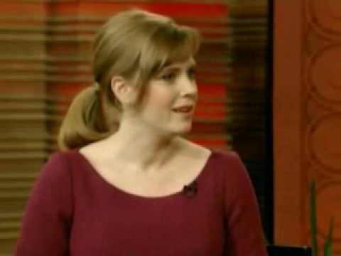Amy Adams and Regis Philbin Praise Rouge Tomate - YouTube