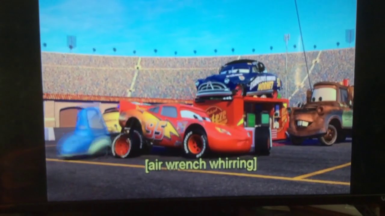 Gildo performs the fastest pit stop ever, Cars - YouTube