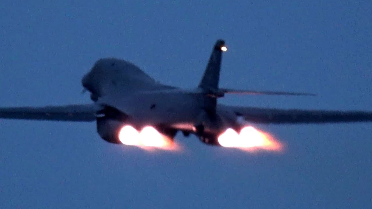 🇺🇸 Thunderous B-1 Bombers Takeoff in the Early Hours at Fairford UK ...