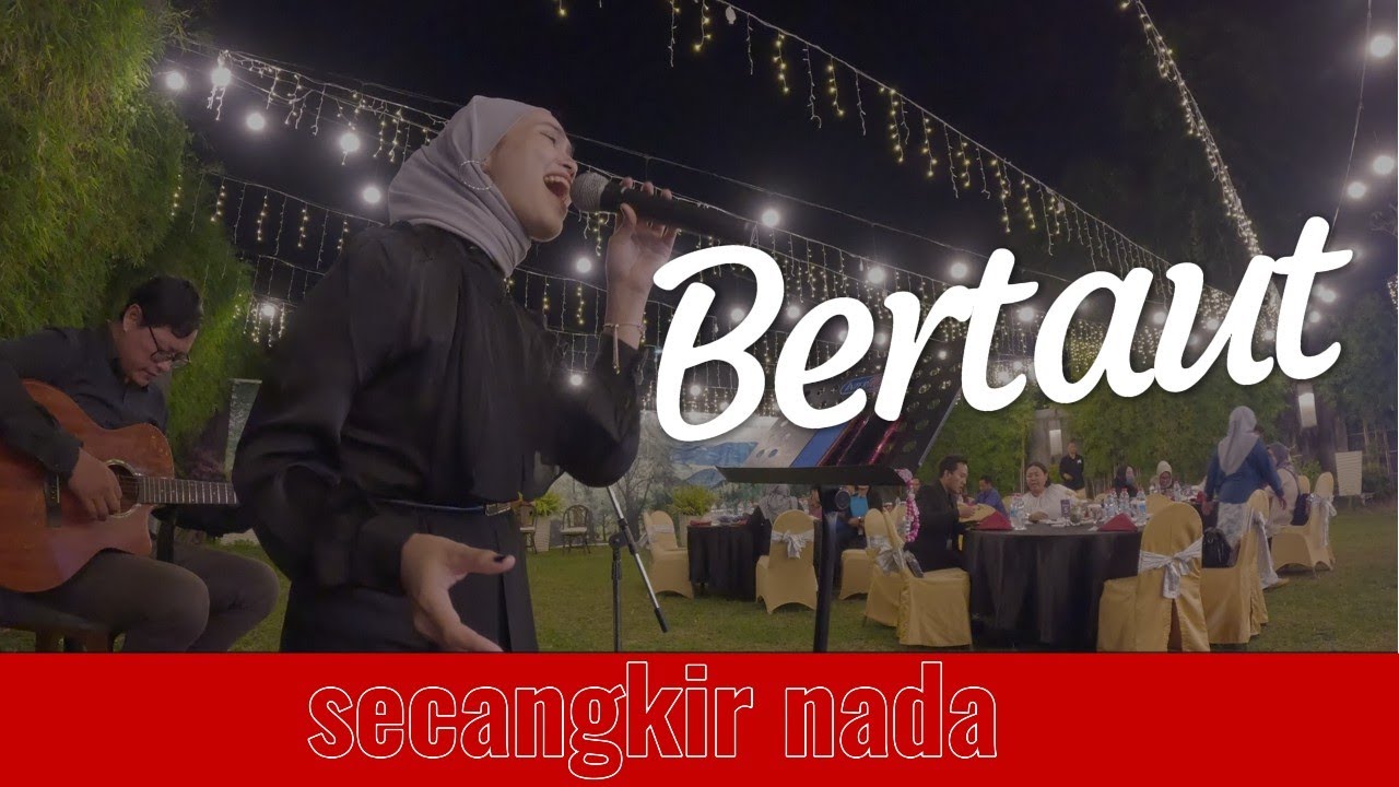 Bertaut cover by Elma Act secangkir nada jogja at Hotel Kimaya - YouTube