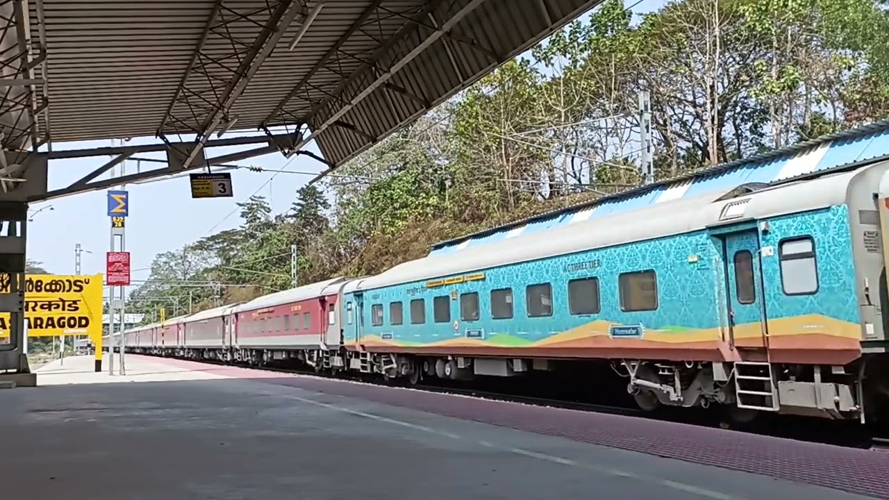 Nizamuddin Trivandrum Rajdhani Express Hauled WDP4D Arriving at ...