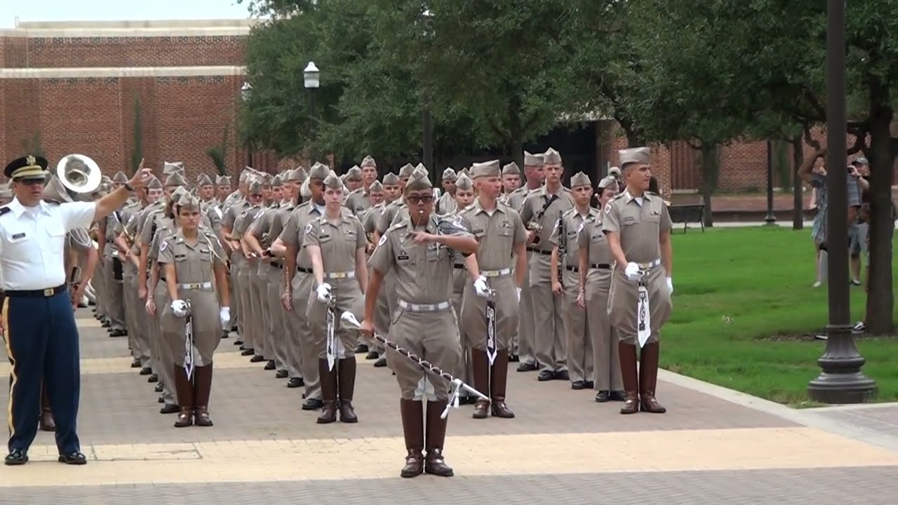 Aggie vs Sam Houston - band step off 00312 - YouTube