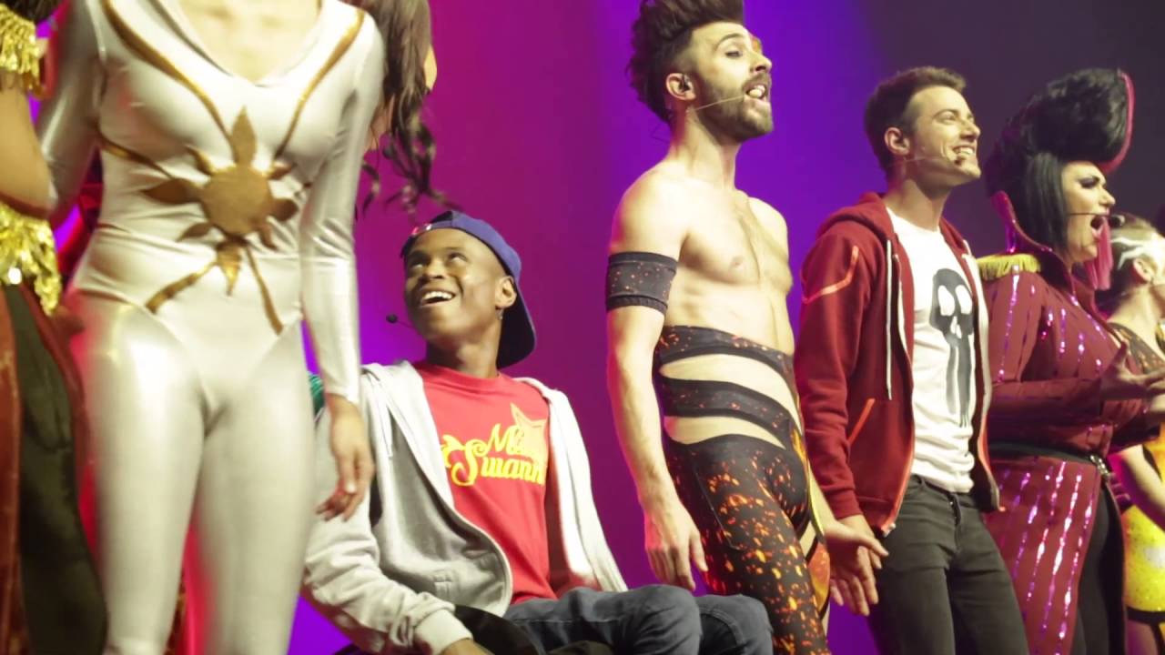 TIMEO : Showcase au Casino de Paris - YouTube