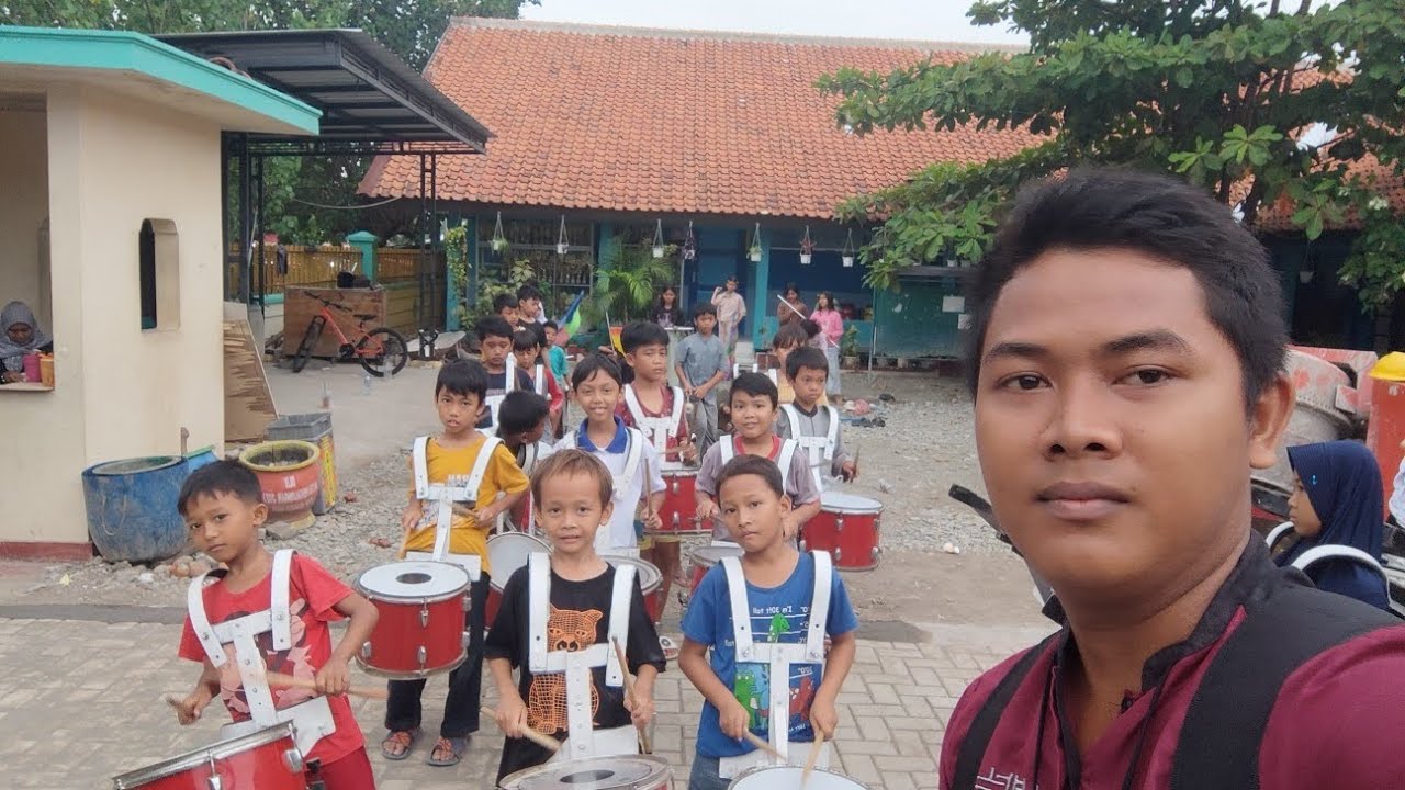 NEK IKI WAYAHE DOLANAN TABUH TABUHAN SEK YAA DUDU MAIN BOLA { DRUMBAND ...