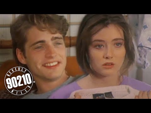 Meet Brenda and Brandon Walsh in the Beverly Hills 90210 Pilot Open! 🌴