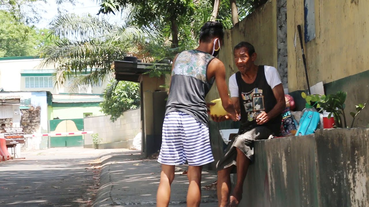 HELPING HOMELESS IN PHILIPPINES - YouTube