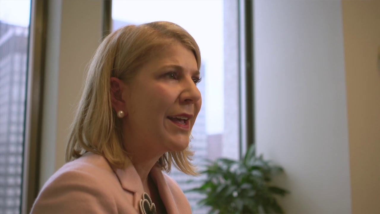 Healthcare’s gender diversity shortage: Laura Forese - YouTube