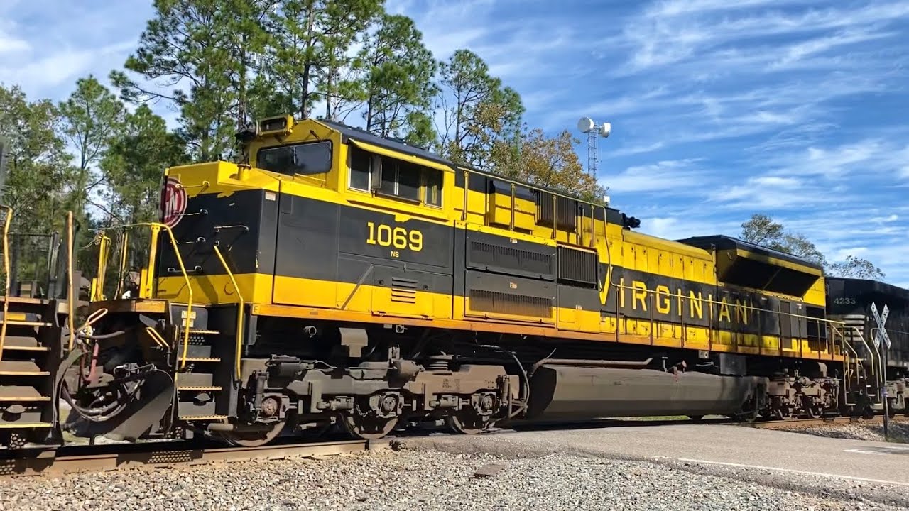 Virginian Heritage Unit NS 1069 on Norfolk Southern Train 330 - YouTube