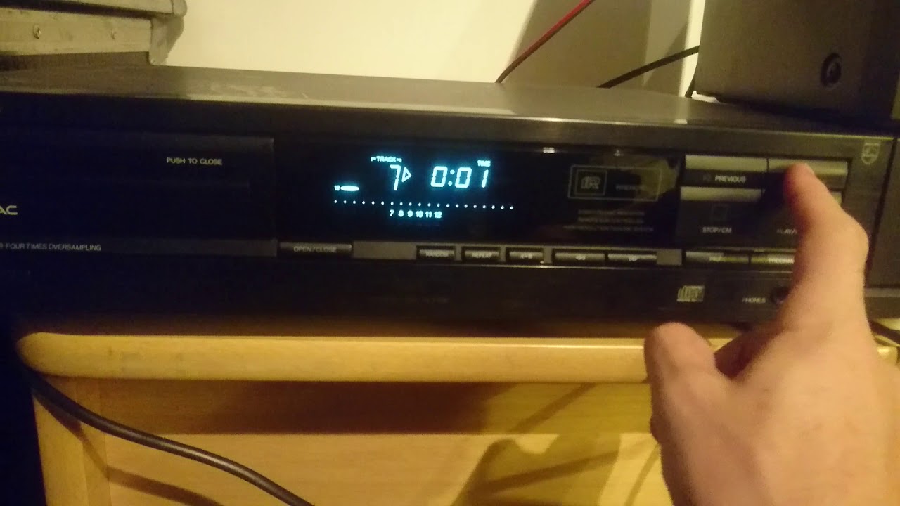 Philips CD610 CD Player and Technics SH-GE70 Graphic Equaliser Demo ...