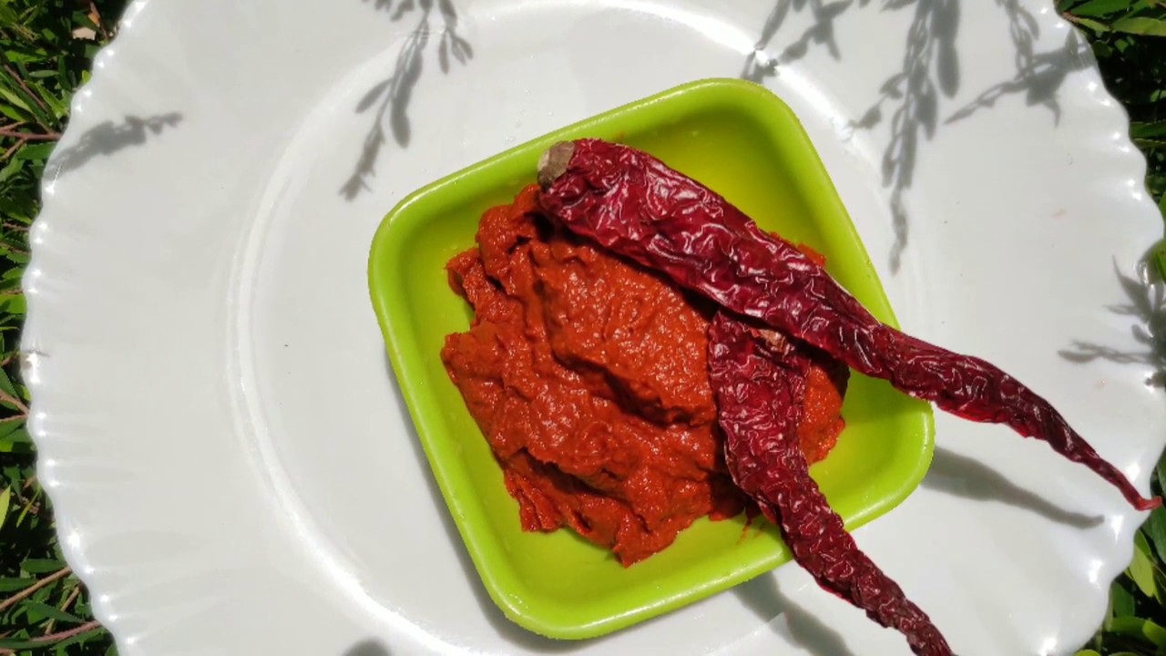 How to make Rad Chilli Paste - YouTube