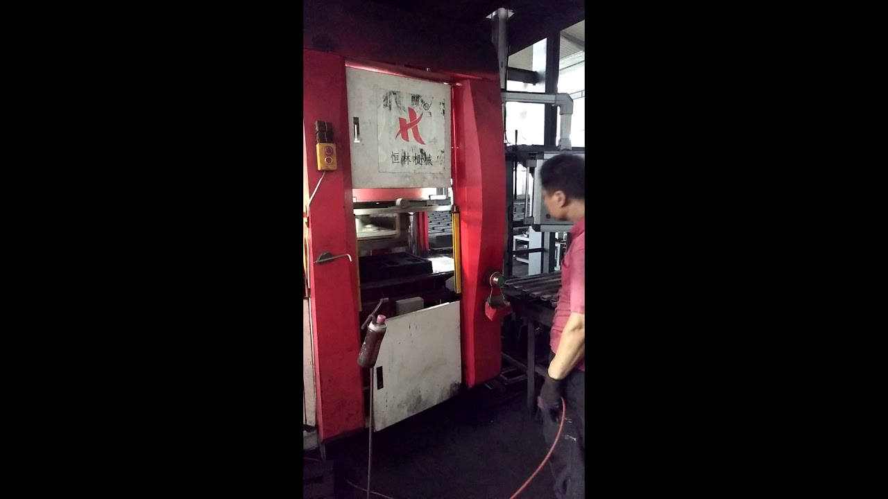 Horizontal flask-less molding line videos - YouTube