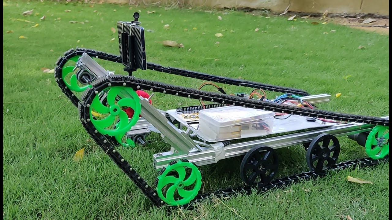 RC Tracked Vehicle Using Aluminium Profiles - YouTube