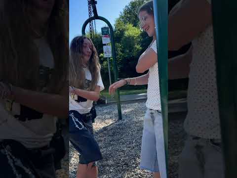 24 hr handcuff challenge😱 (more like 30 minutes)