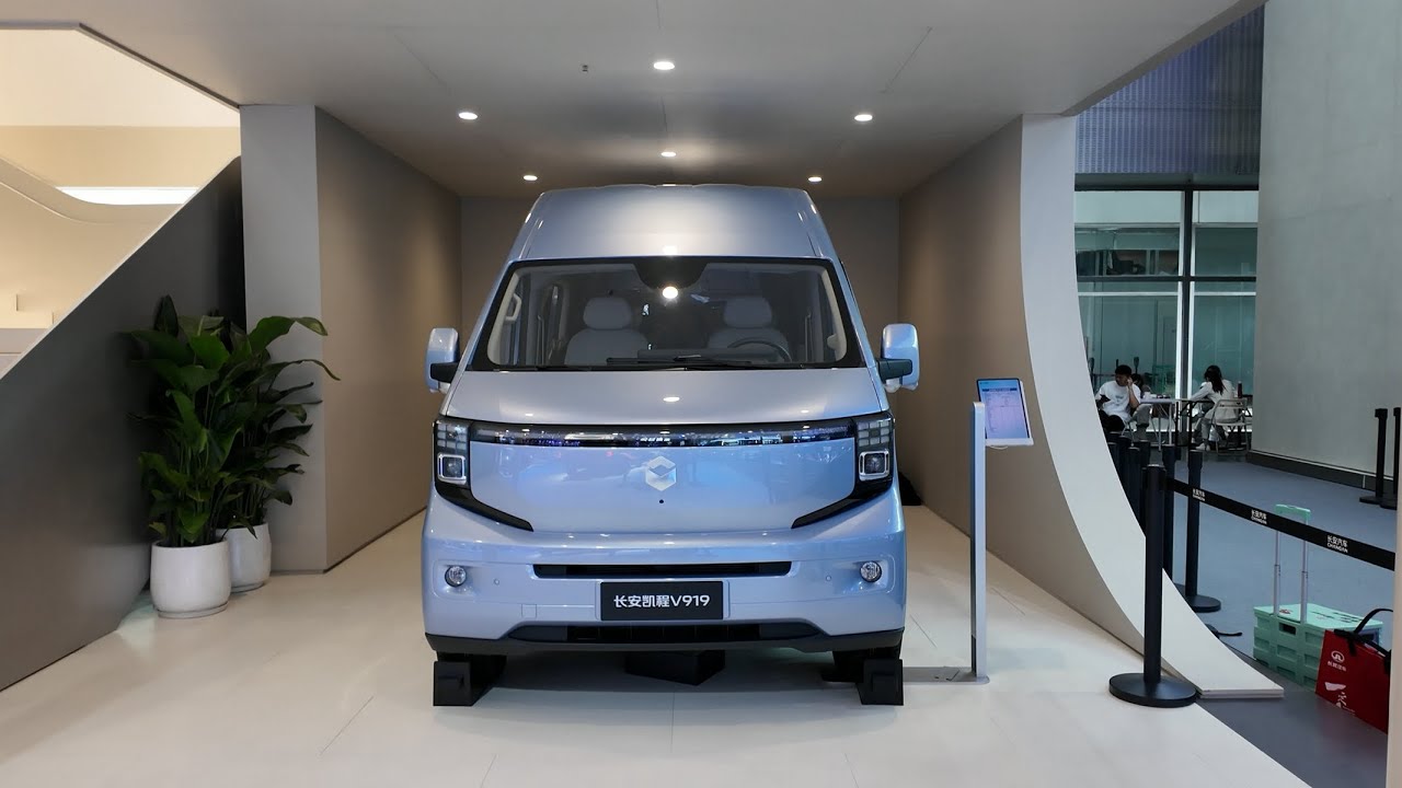 2025 Changan KAICENE V919 exterior and interior space video - YouTube