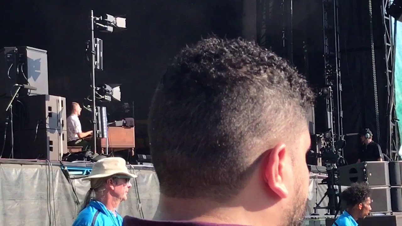 Back Pocket by Vulfpeck @ ACL Festival 2017 on 10/6/17 - YouTube