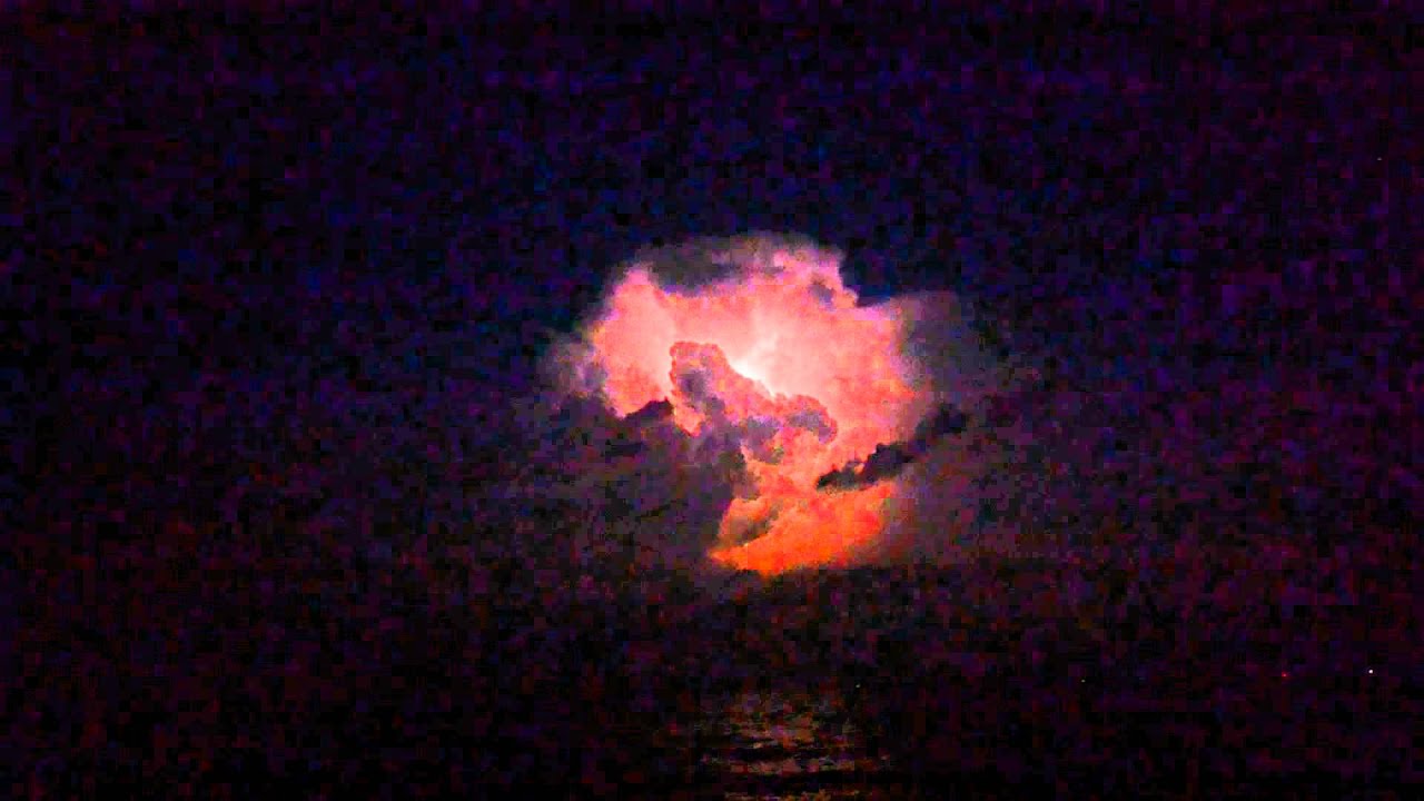 30 août - Orage sur la mer - YouTube