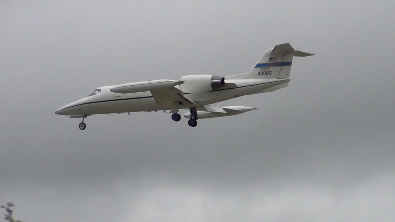 Landing USAF C-21 RAF Mildenhall 20-07-2017 - YouTube