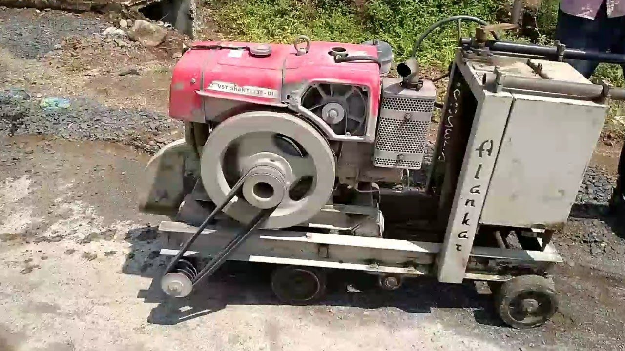 Groove Cutting Of PQC on NH project - YouTube