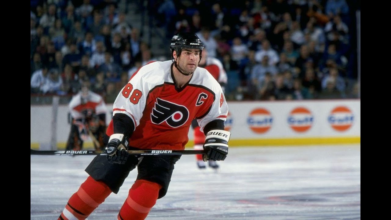 Eric Lindros vs Alexei Kasatonov fight 1993 - YouTube