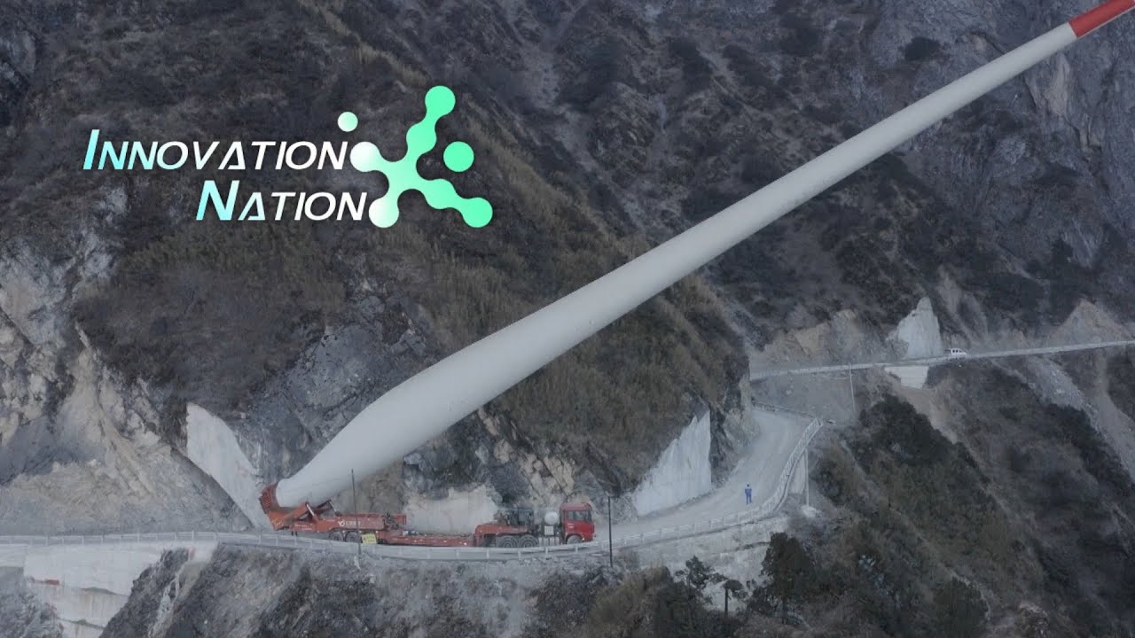 Transporting 75-meter-long wind turbine blades on mountain roads in ...