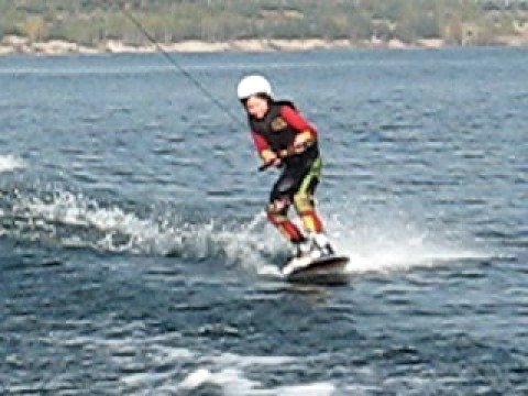 extrem kid wakeboard 9 years hyperlite - YouTube