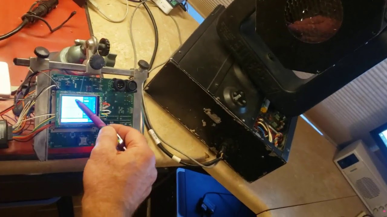 F2C (Forgotten Fixture Controller) v3.0 test w/ Vari*Lite VL4 - YouTube