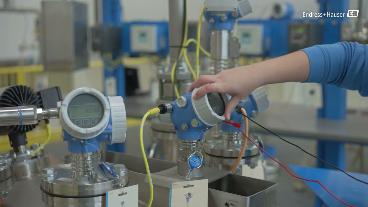 Capturing Envelope Curves in Free Space Radar Level Measurement - YouTube