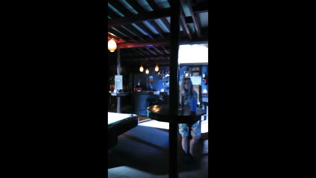 Party at RumBar, Siargao - YouTube