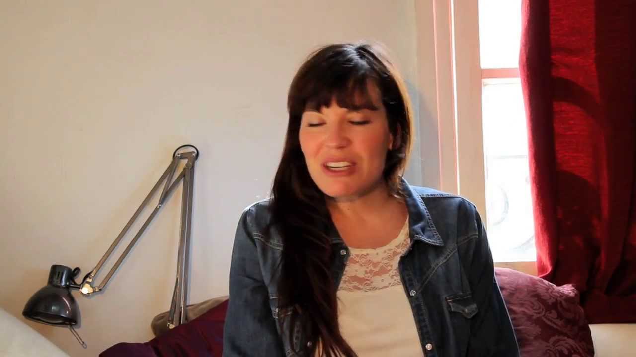 La première fois d'Emily Pello - YouTube