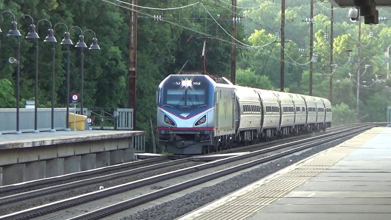Amtrak Northeast Regional 129 Arriving BWI - YouTube