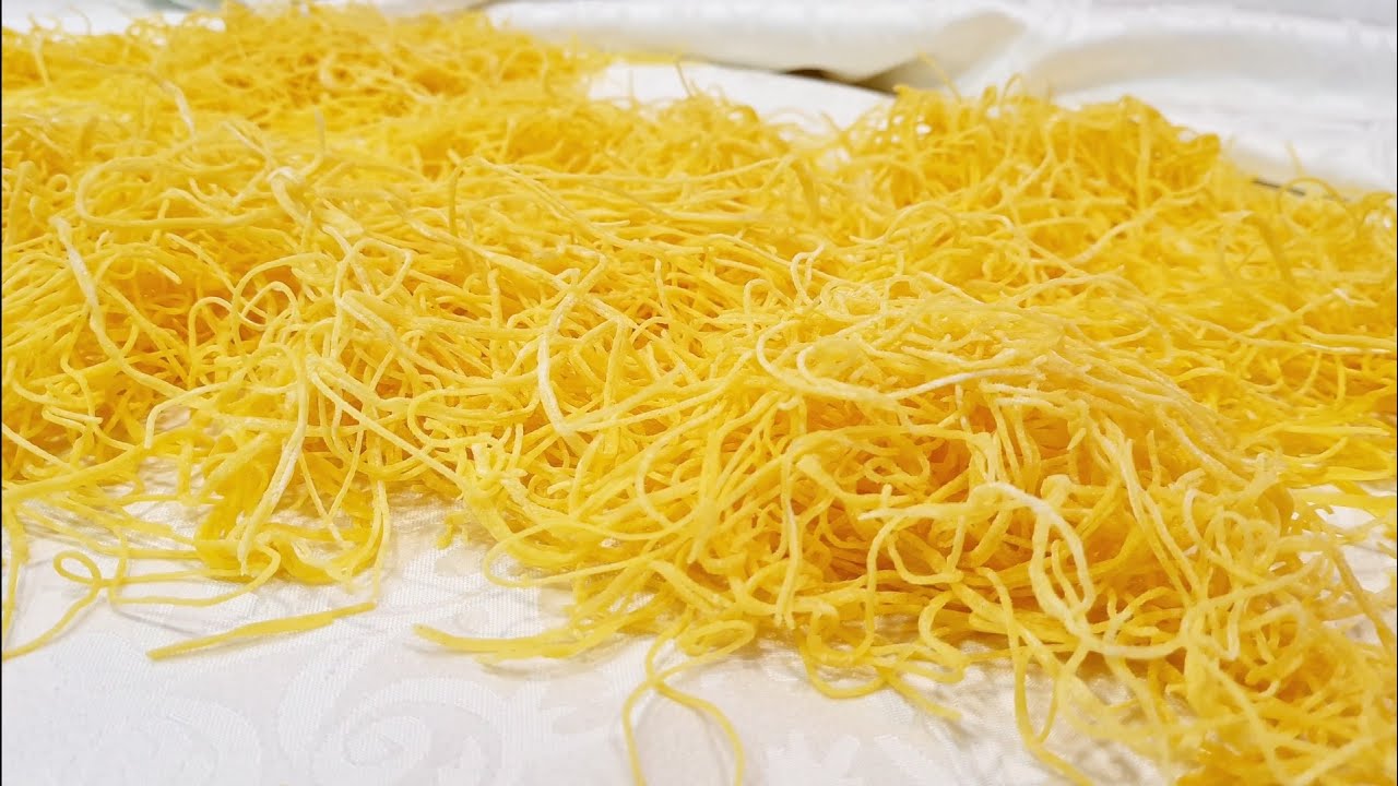 Domaći rezanci za supu 🍜 Homemade noodles - YouTube