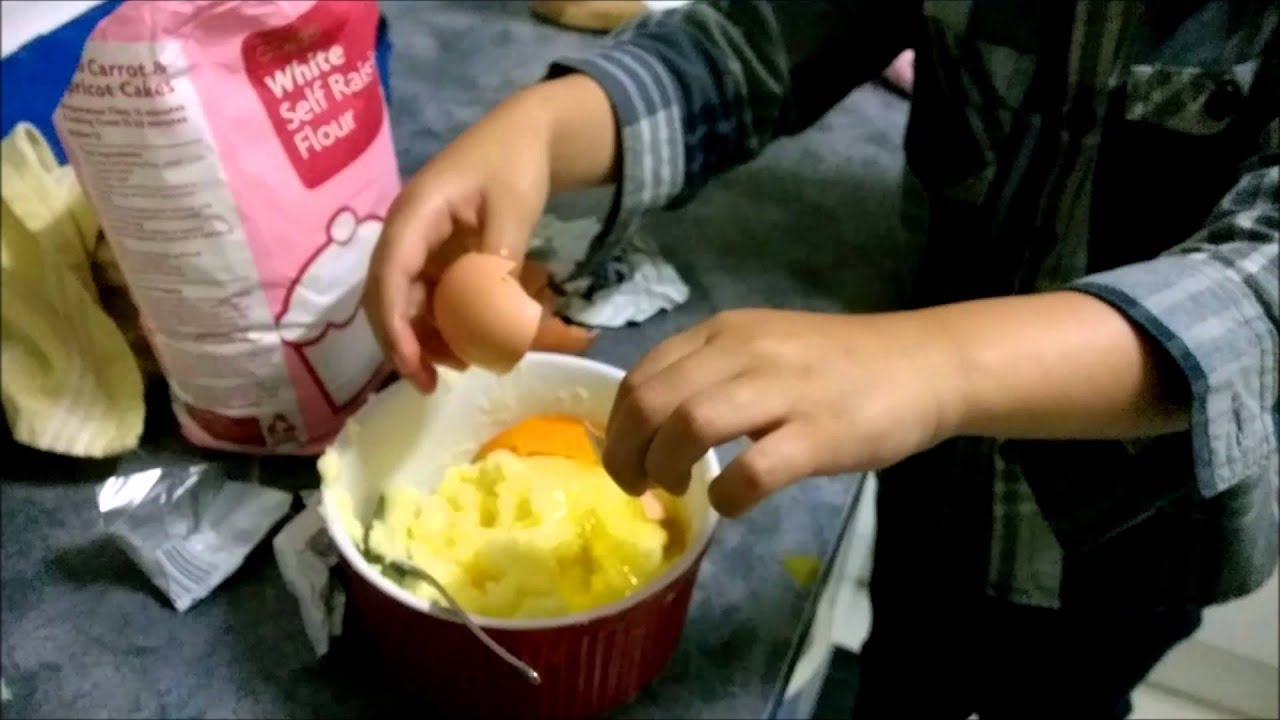 Baking Chocolate Cake in Earthen Muffin Oven - YouTube