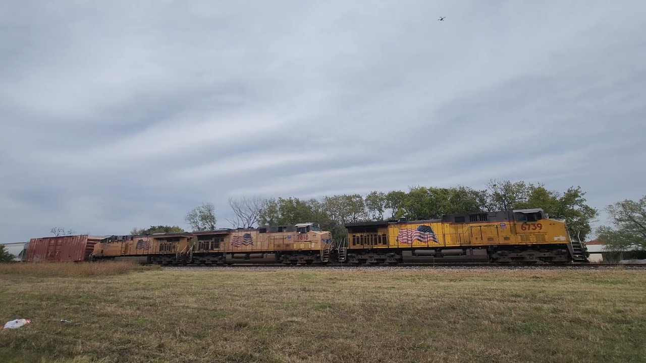 Southbound UP 6739/7618/7357, Mixed Freight Train, "Ennis Sub" Thornton, TX 11-19-2022 - YouTube