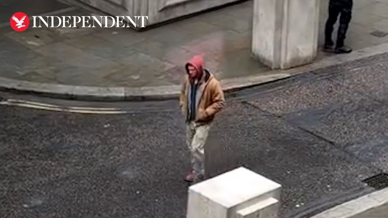 Glen Powell spotted filming Edgar Wright's 'The Running Man' in central ...