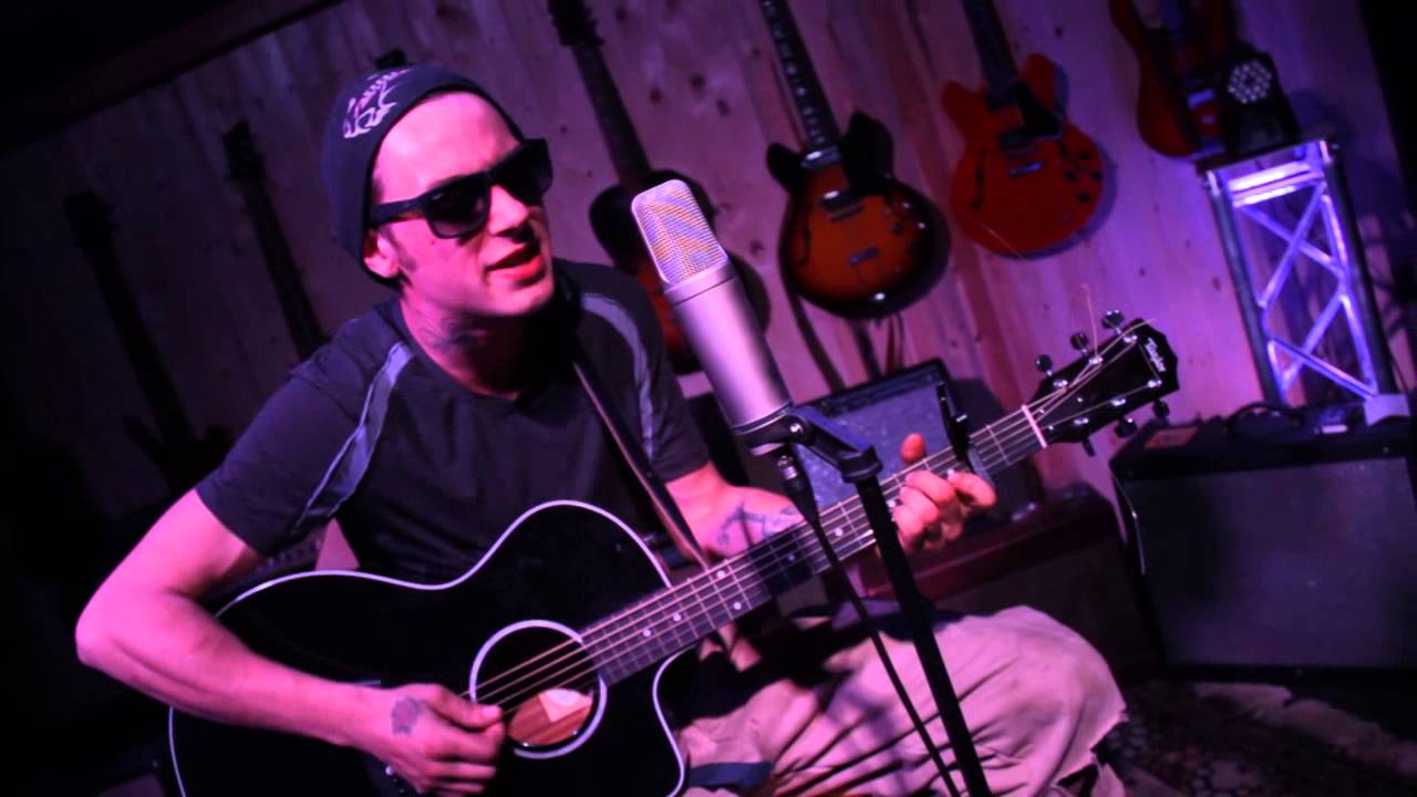 Vaughn Tyler Live at Tractorgrease - YouTube