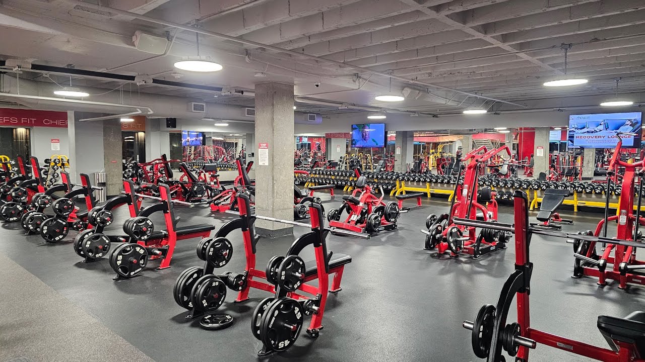Chiefs Fit Gym Tour | Kansas City, Missouri | Plaza Locatiom - YouTube