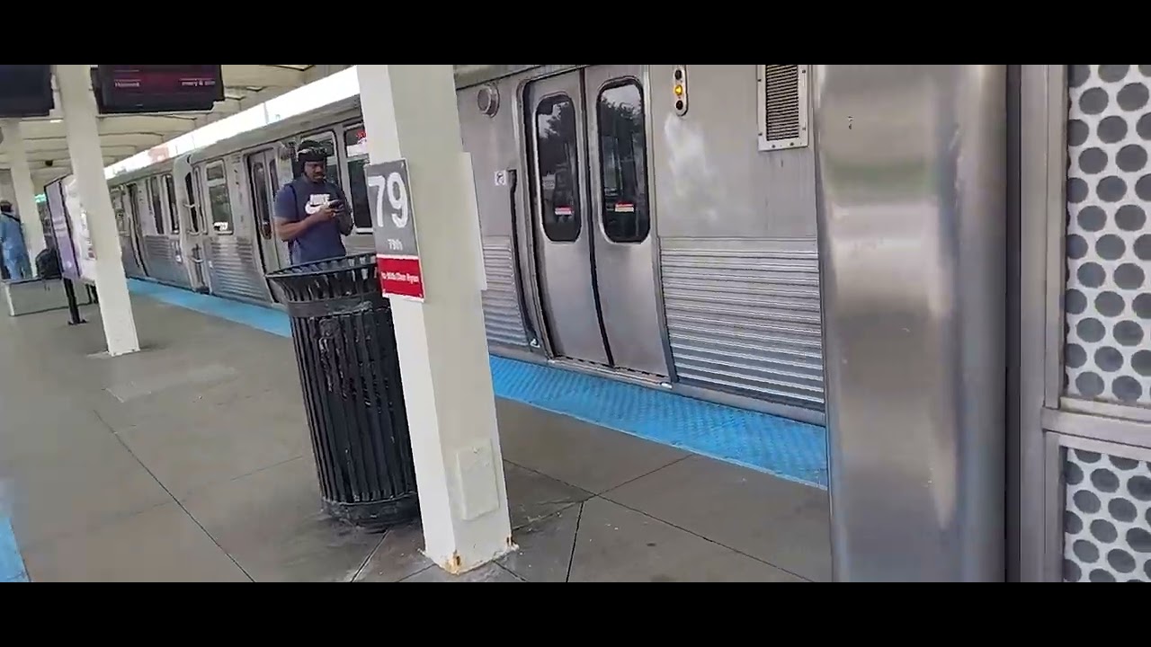 CTA Red Line Train 5000 Series #5365 Approaching 79th Red Line Station ...