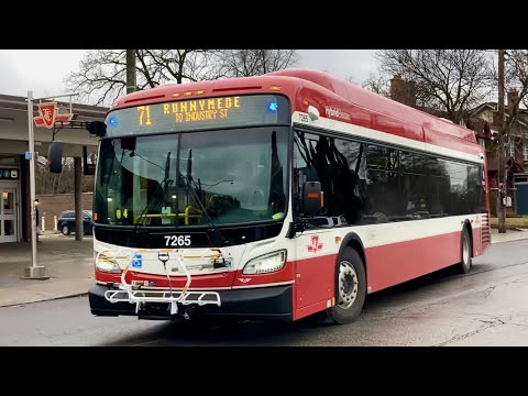 Merry Christmas Toronto TTC New Flyer Xcelsior XDE40 79A #7260 71 #7265 ...