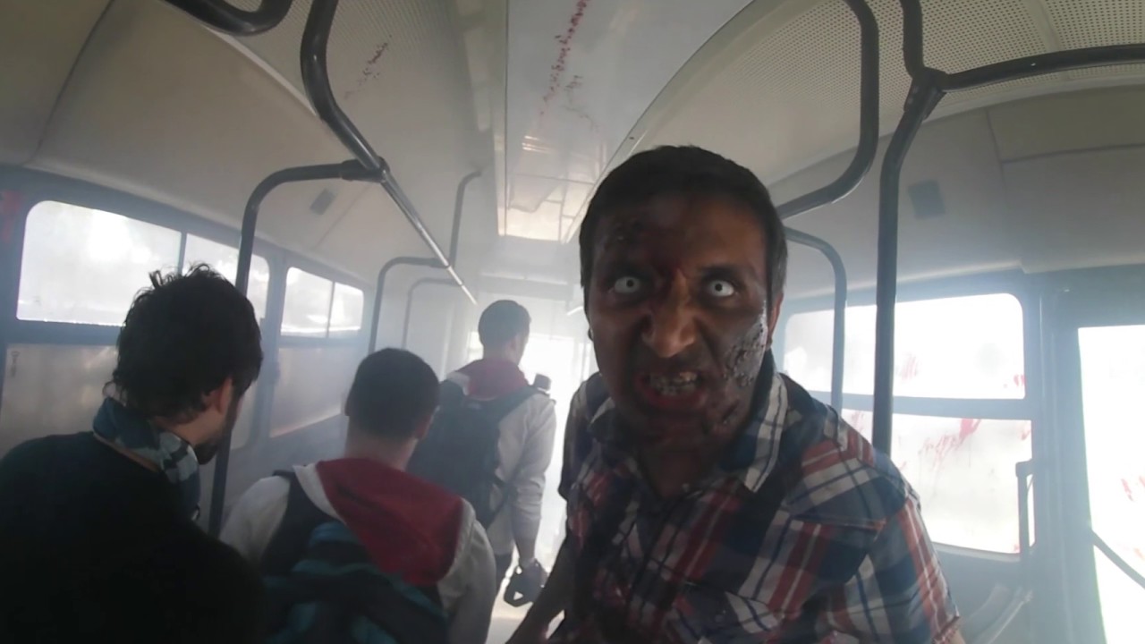 360 Zombie bus Lucca comics & games - YouTube
