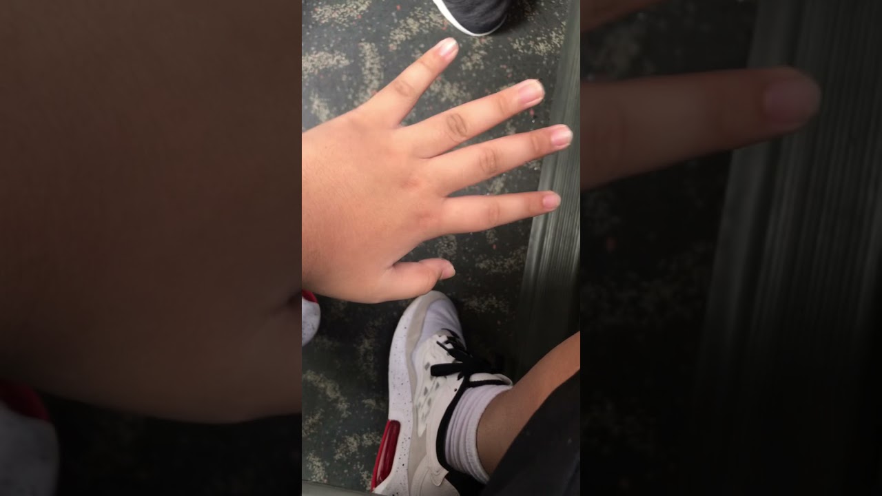 Hand reveal (5 sub special) - YouTube