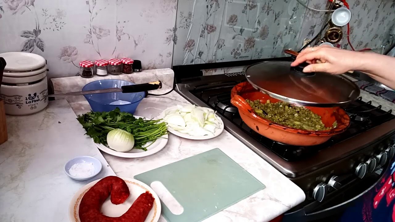 Nopales con longaniza y cebolla - YouTube