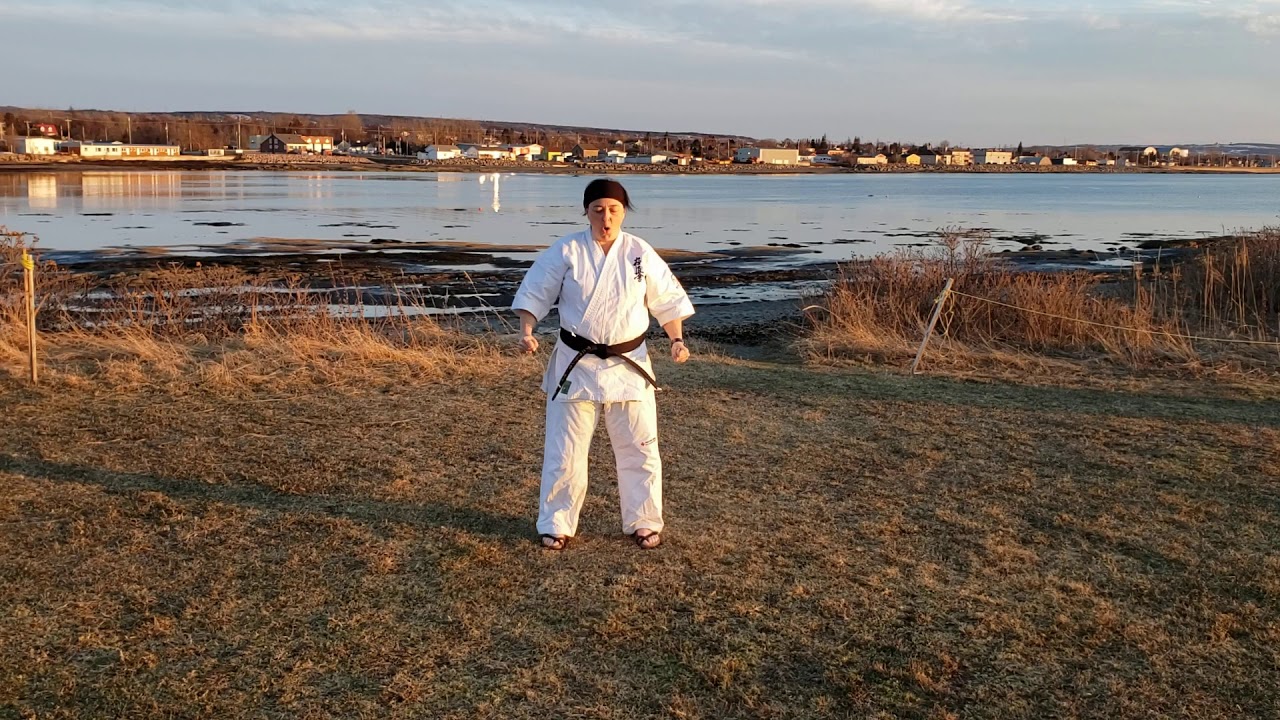 Annie-France Guay, dojo St-Anaclet, Gekisai Dai - YouTube