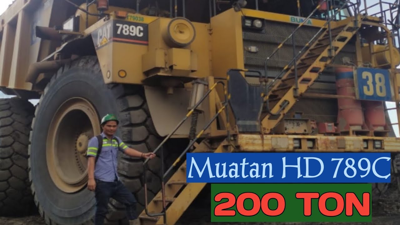 Operator HD dalam proses loading dumping overburden(OB) tambang ...