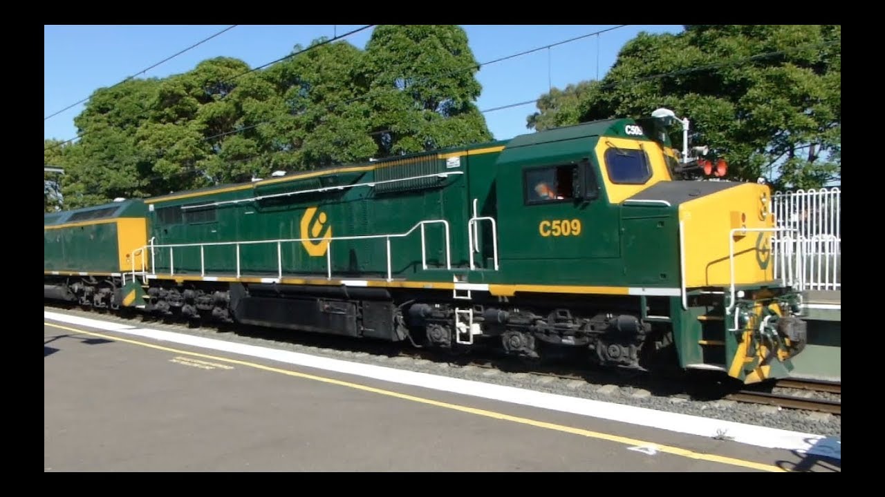 Australia: Trains @ North Strathfield, 25Apr13 - YouTube
